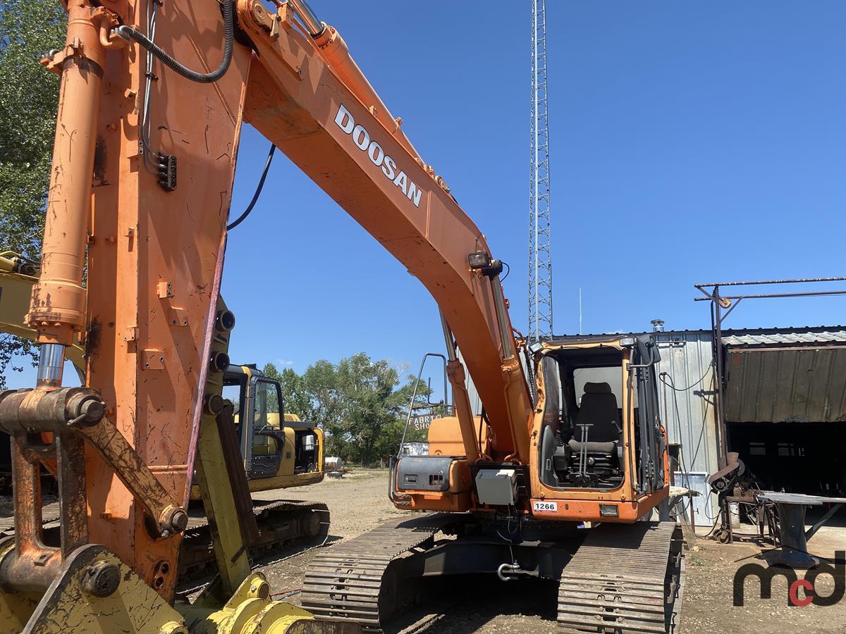 2006 Doosan DX225LC Hydraulic Excavator w/ Grapple